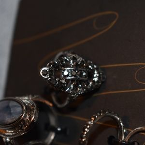 Forever 21 | Jewelry | 5 Forever 2 Silver And Black Ring Set | Poshmark